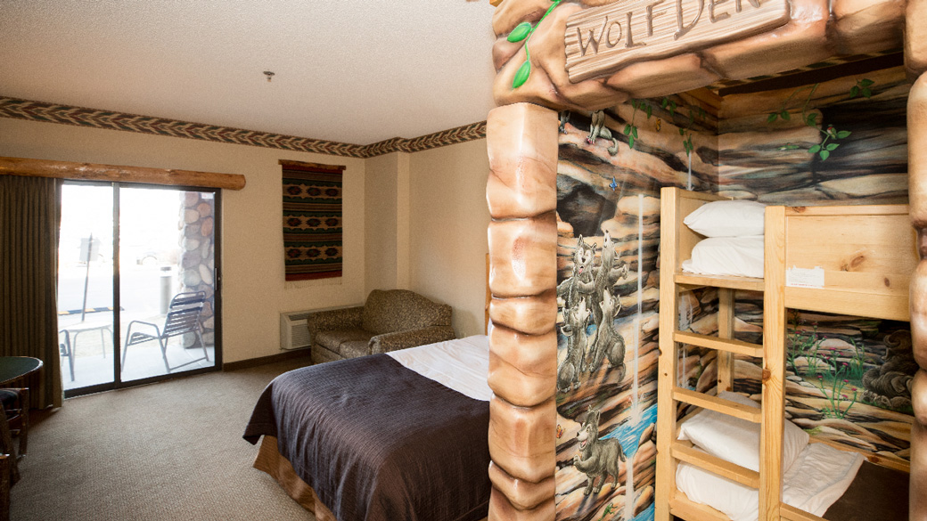 Wolf Den Hotel Suites | Anaheim Resort | Great Wolf Lodge
