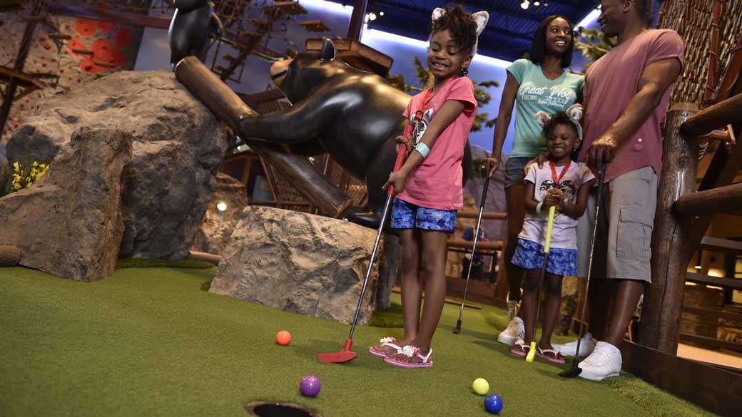 Howl in One Mini Golf | Great Wolf Lodge Baltimore