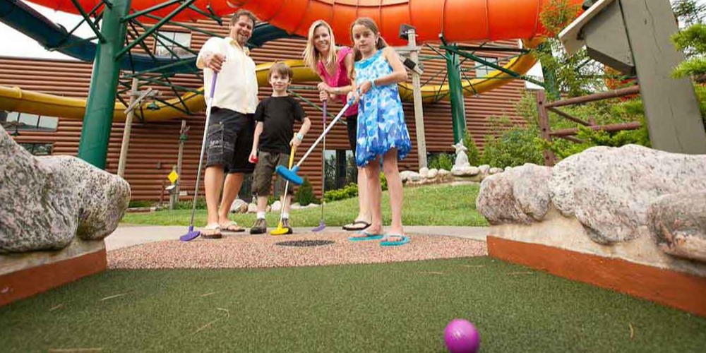 Wacky Wilderness Mini Golf Niagara Falls, Ontario, CA | Great Wolf Lodge
