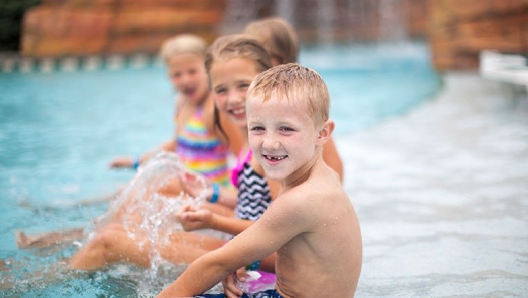 Racoon Lagoon Indoor Water Playground | Cincinnati Resort | Great Wolf ...